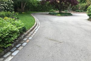 9 Inexpensive Gravel Driveway Edging Ideas for Your Driveway - TheTalkHome