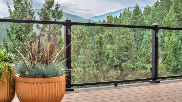 21 Inexpensive Deck Railing Ideas that Will Inspire You in 2023 ...