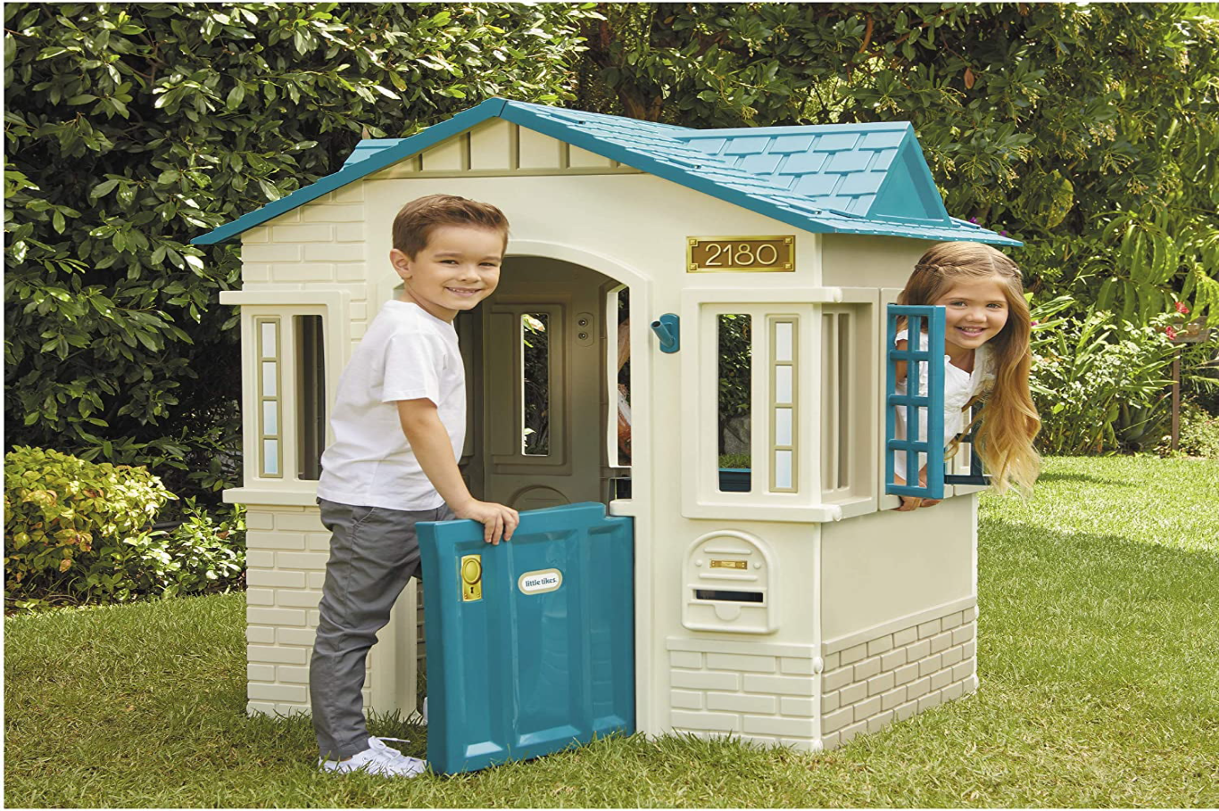 13 Dreamy Kids Outdoor Playhouses that Will Amaze Them - TheTalkHome