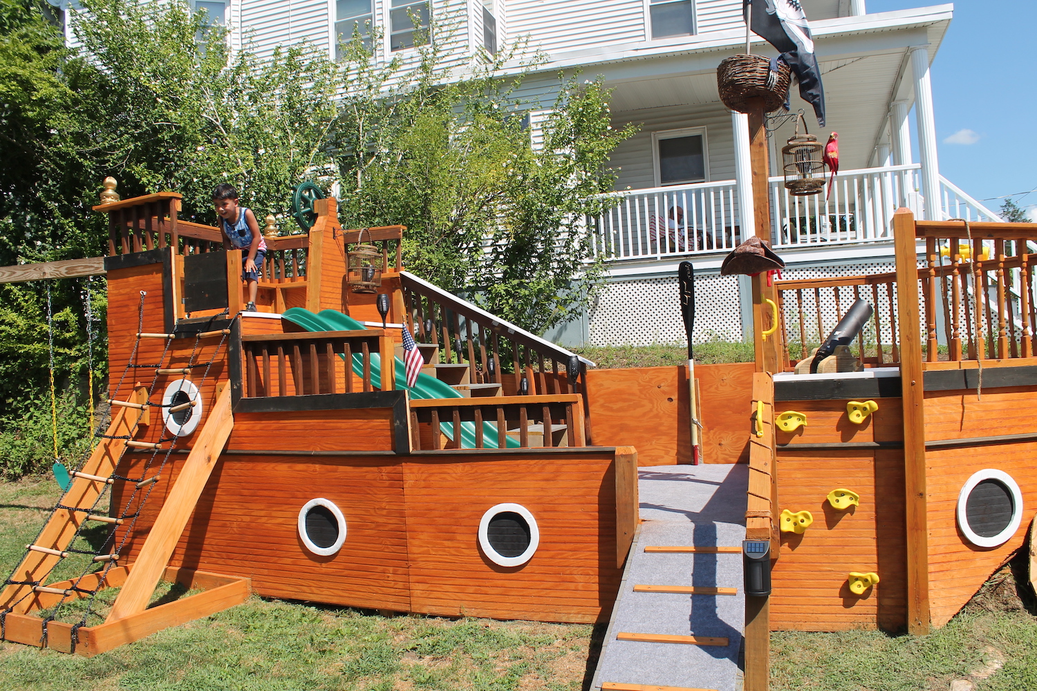 13 Dreamy Kids Outdoor Playhouses that Will Amaze Them - TheTalkHome